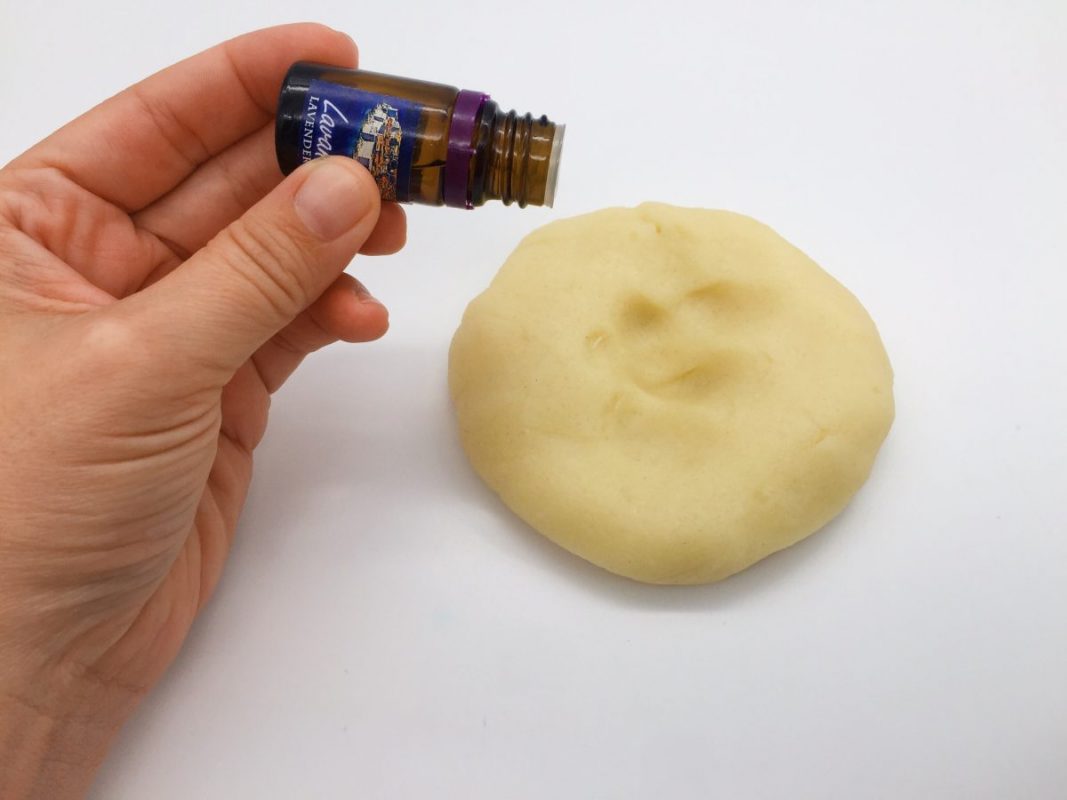 Knete selber machen - schöne Idee für das Basteln mit Kindern – Happy ...